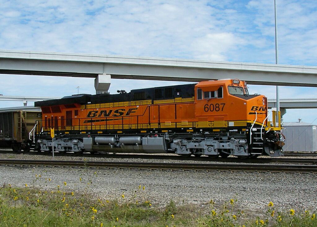BNSF 6087